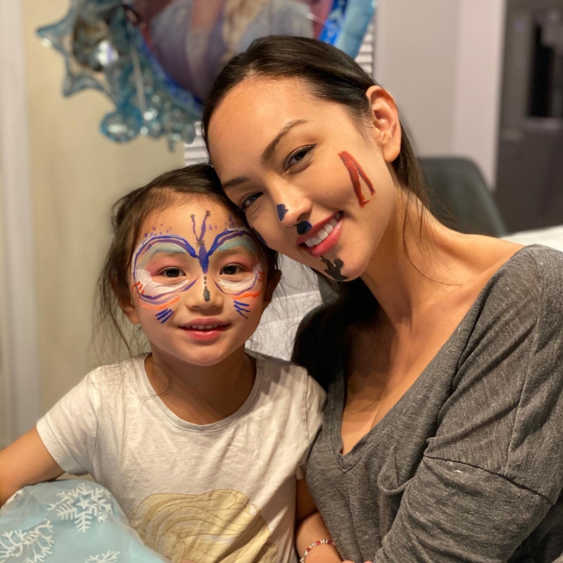 Jessica C.真空秀“警钟胸”惊见一情况，守不住33C喷血身材 | 星岛环球网