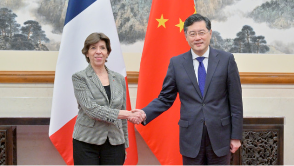 马克龙访华 | 秦刚会见法国外长，愿共同推动取得丰硕成果 | 星岛环球网