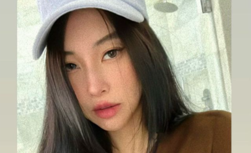 46岁美魔女恢单身“正面解放”，2扣环遮不住超凶曲线 | 星岛环球网