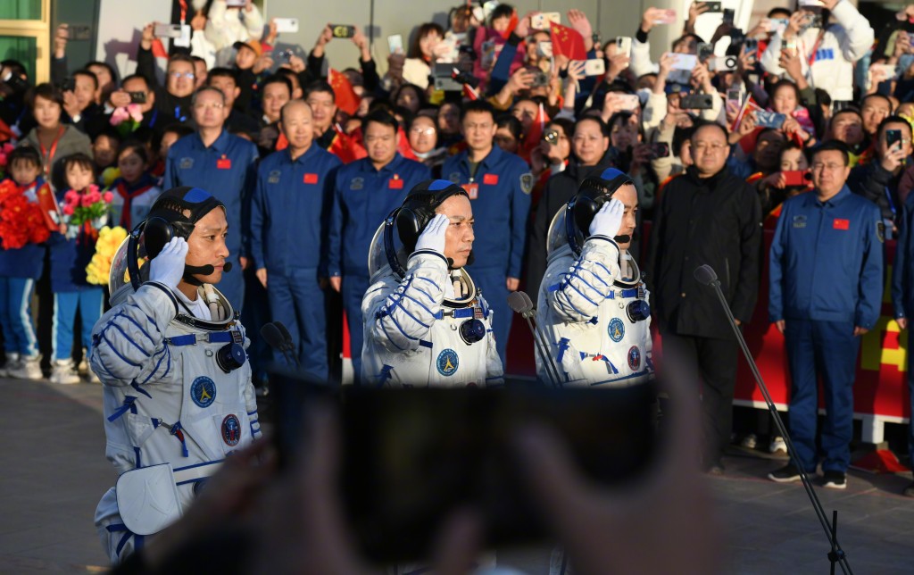 神舟十七号|11时13分59秒点火升空，已准确入轨任务圆满成功 | 星岛环球网