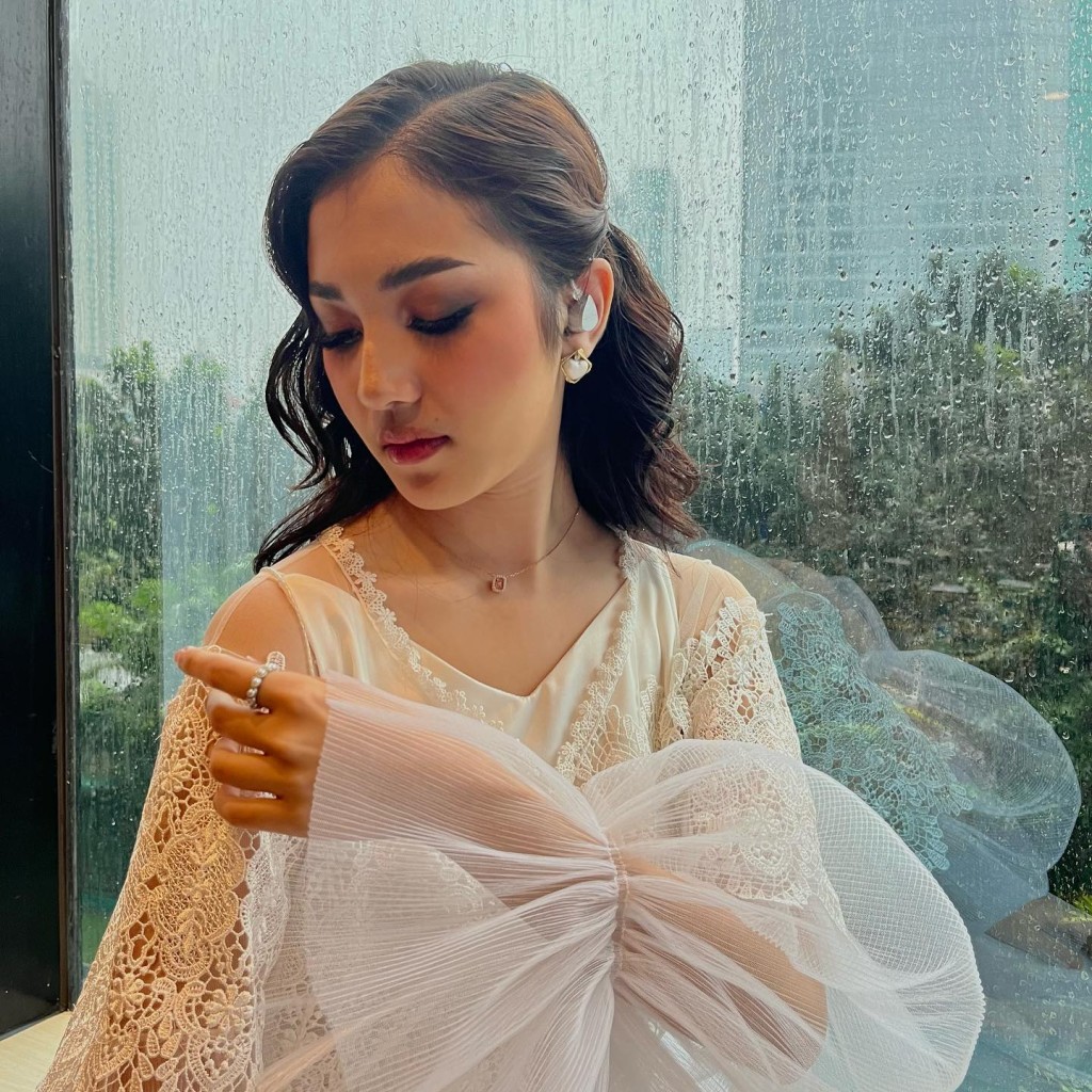 23岁女歌手突离世！双胞胎姐4年前因同一问题猝逝 | 星岛环球网