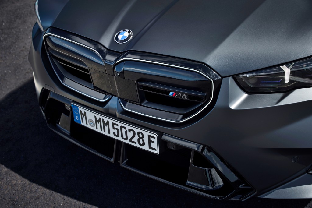 新一代高性能旅行车宝马BMW M5 Touring发表｜M Hybrid充电式混能总马力727ps历代最强 | 星岛环球网