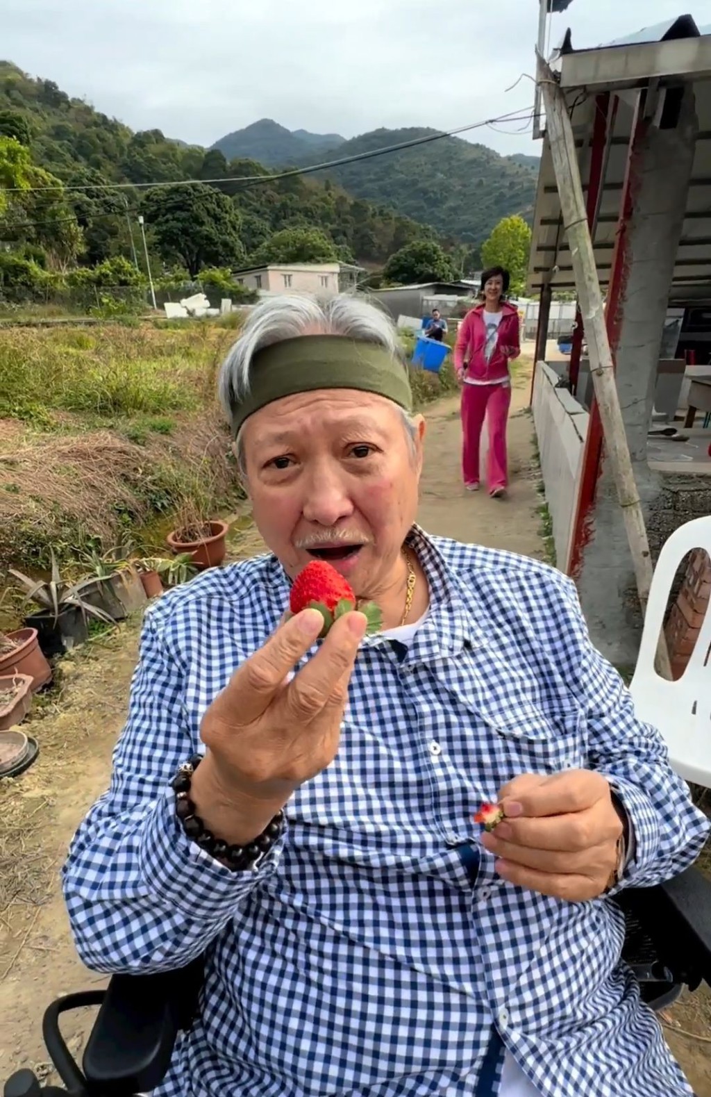 洪金宝与蔡澜饭叙患糖尿后好节制，声线沙哑惹关注 | 星岛环球网