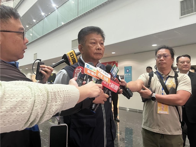 “白单改红单”行之有年？ 台中市警局长李文章否认 | 星岛环球网