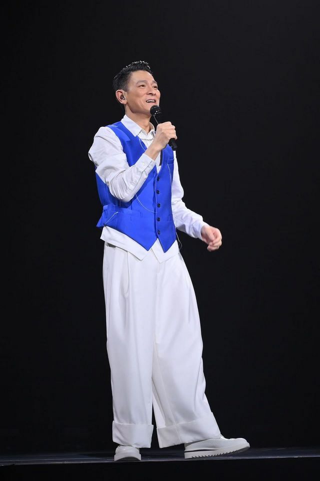 刘德华演唱会76岁“义父”罕现身，与艺人侄仔相隔一日看演唱会 | 星岛环球网