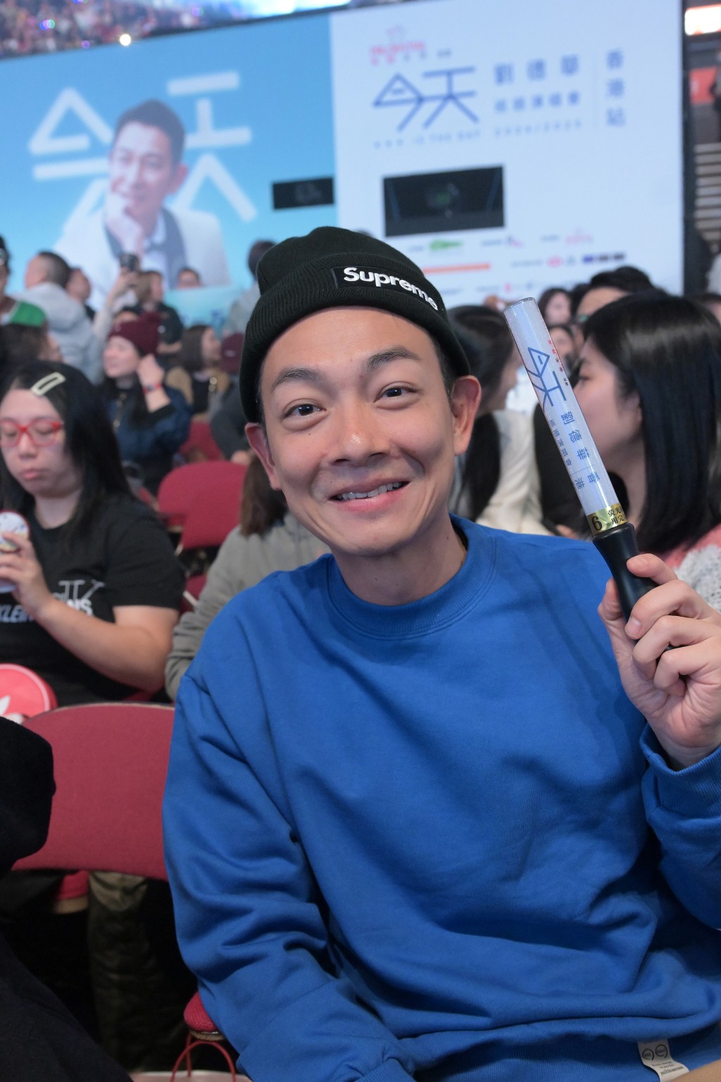 刘德华演唱会76岁“义父”罕现身，与艺人侄仔相隔一日看演唱会 | 星岛环球网