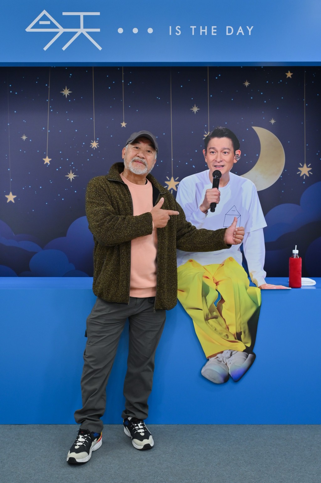 刘德华演唱会76岁“义父”罕现身，与艺人侄仔相隔一日看演唱会 | 星岛环球网