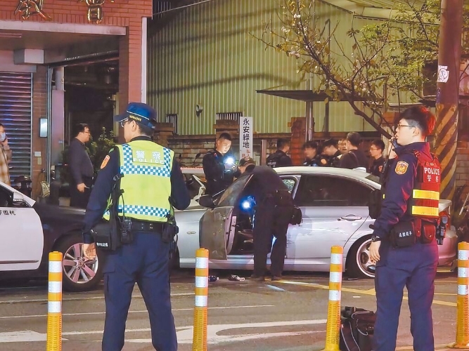 8成台湾退休警察可“月领7.4万台币”？郭正亮怒批：很可恶 | 星岛环球网