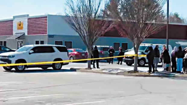 肯州DMV办公室外枪响，1男2女丧命枪手仍在逃 | 星岛环球网