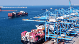 美对中国货船征收巨额“港口费”，中国外交部回应：损人害己 | 星岛环球网