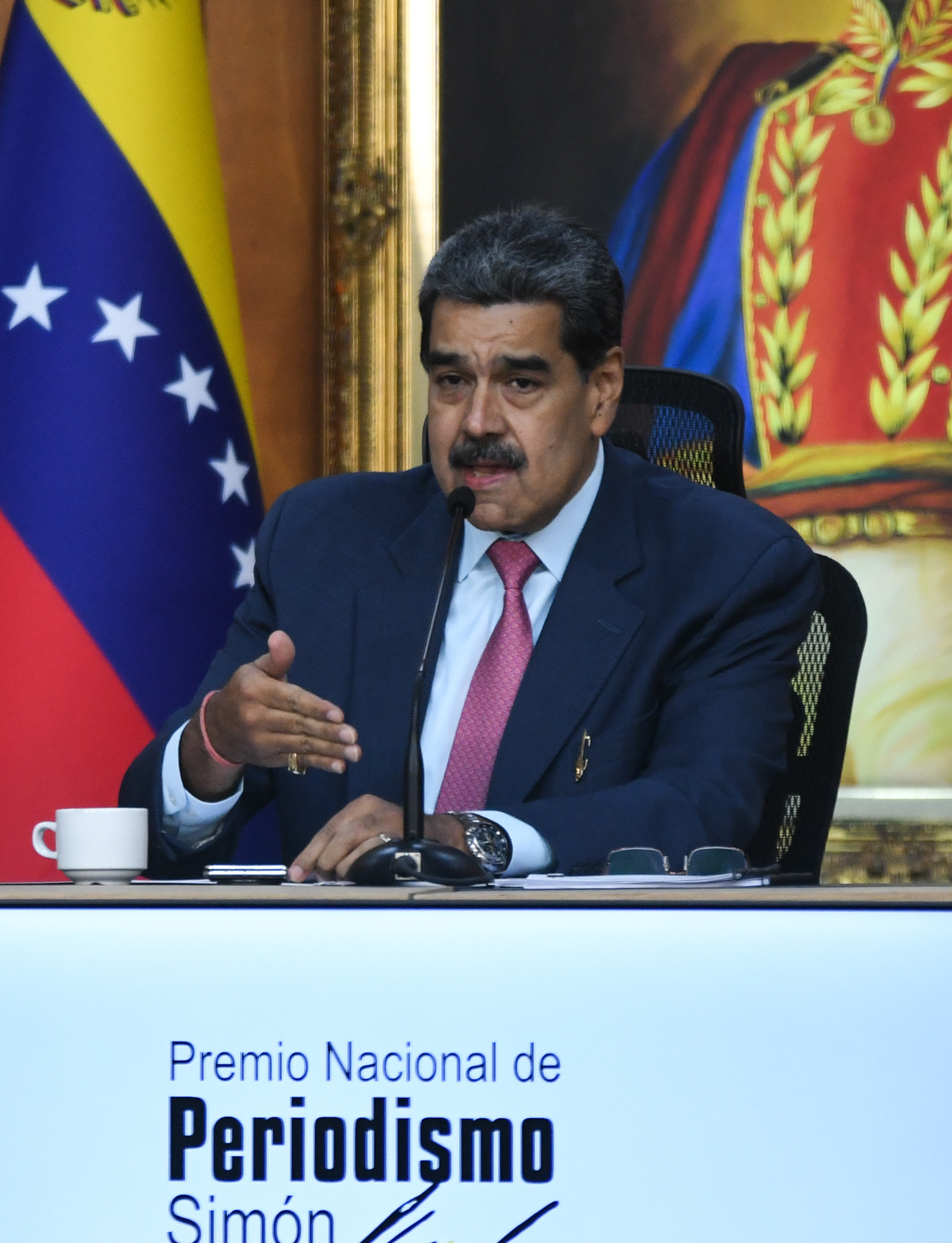 特朗普政府悬赏5000万美元抓捕马杜罗，委外长回应：闹剧 | 星岛环球网