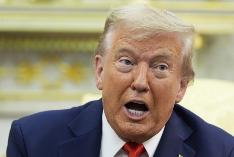 特朗普接连表态欢迎中国留学生赴美，京提醒华生赴美风险 | 星岛环球网