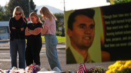 柯克遇刺震撼全美，美媒点“4重危机根源”撕裂美国 | 星岛环球网