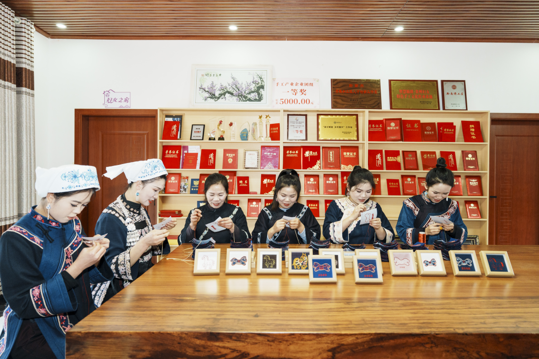 圆绣娘新年愿望，助非遗马尾绣技艺传承，京东超市投入近300万加码母婴爱心行动 | 星岛环球网